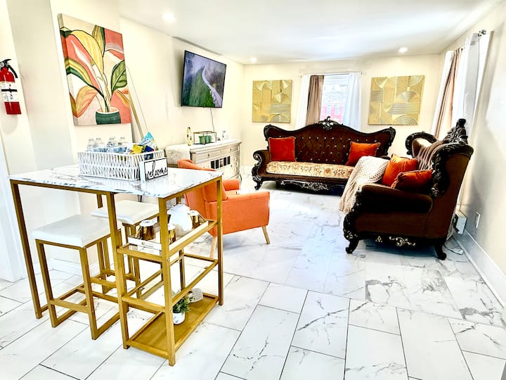 Quiet 2br Near Wynn Hosp | Parking + Self Check-in - Utica