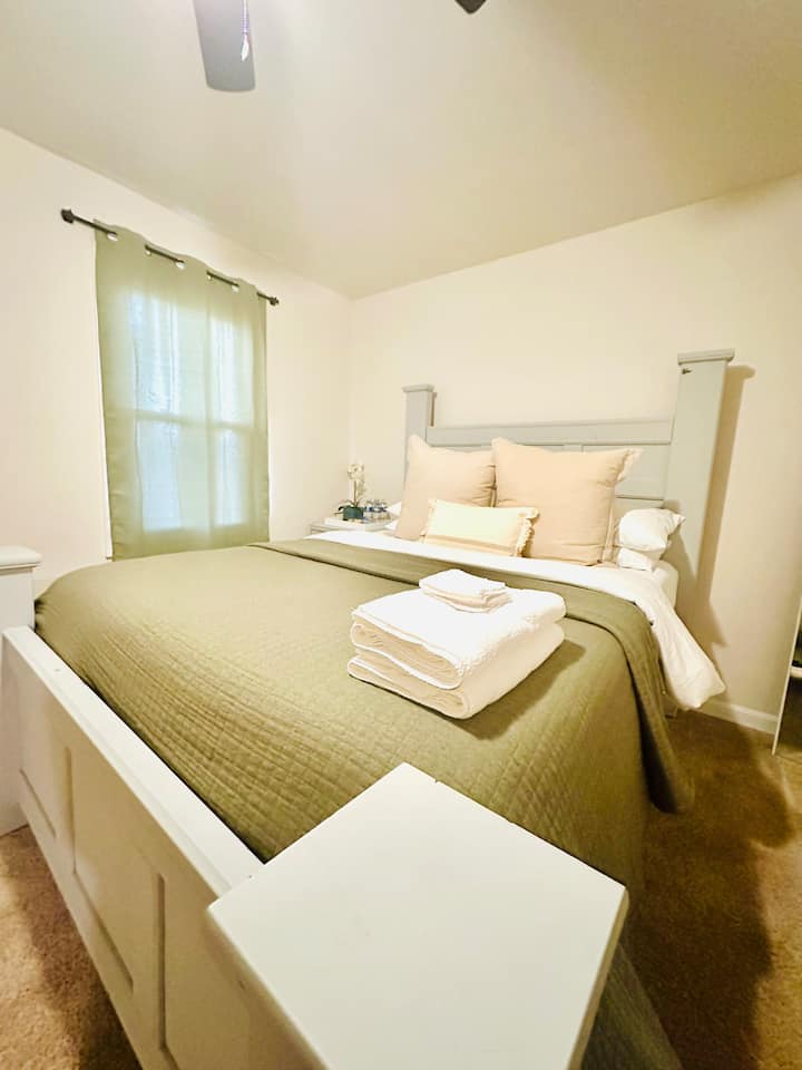 Modern Oasis - 12 Minutes Walk From Amtrak & Vre - Manassas, VA