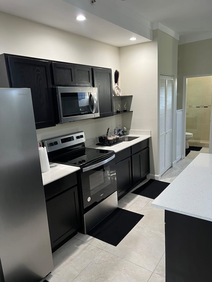 Smooth Luxury - Kingston, Jamaica