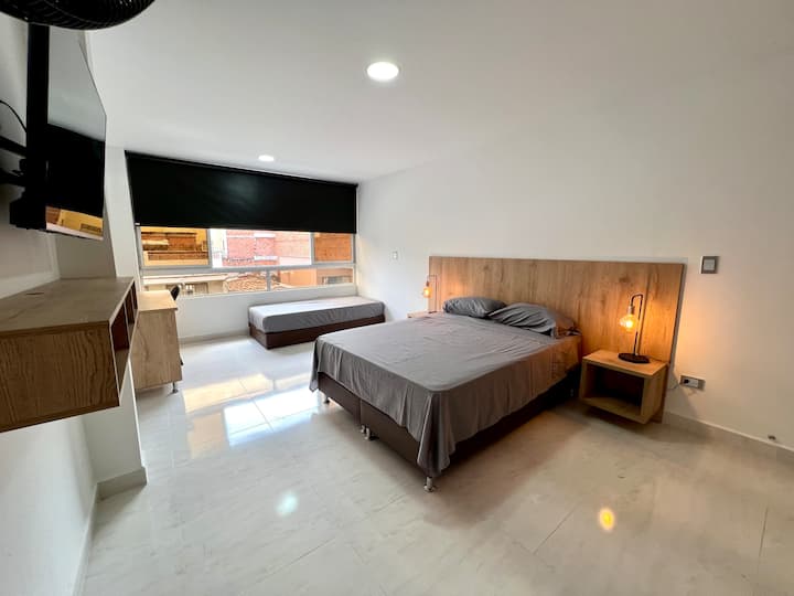 301) Amplia Habitación, Baño Compartido - Central - Medellín