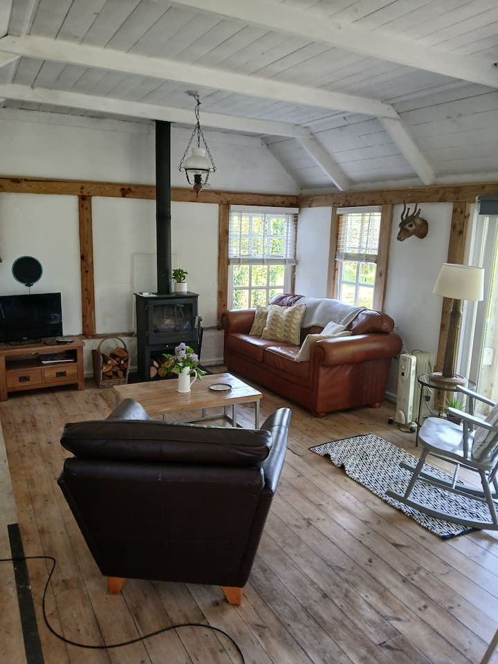 60s Chalet In Private 5 Acres. - Bangor, UK