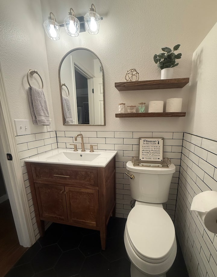 Cozy Tacoma Narrows Bridge Place - Gig Harbor, WA