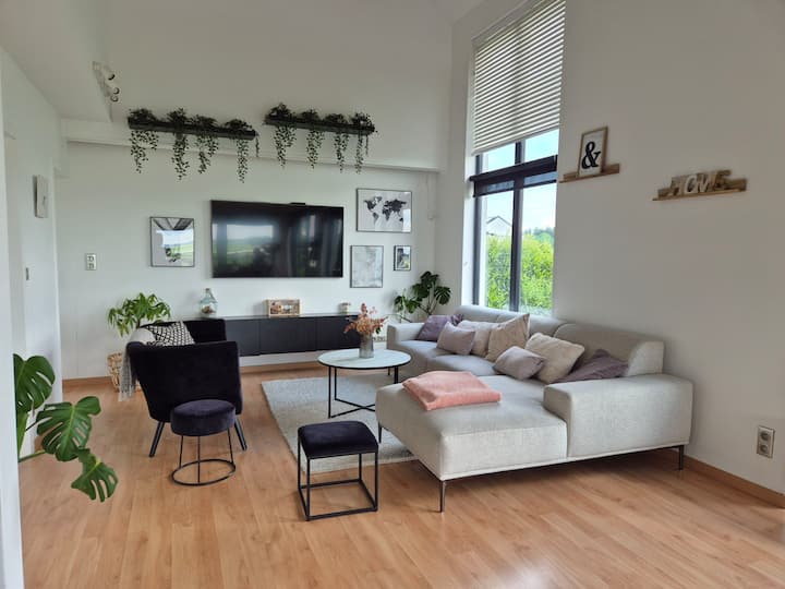Maison Spacieuse Avec Grand Jardin - Bastogne