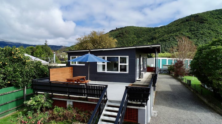 Waikawa Bach & Marina Berth - Picton