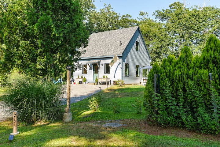 The Modern Beaver Cottage -Escape From It All - New England