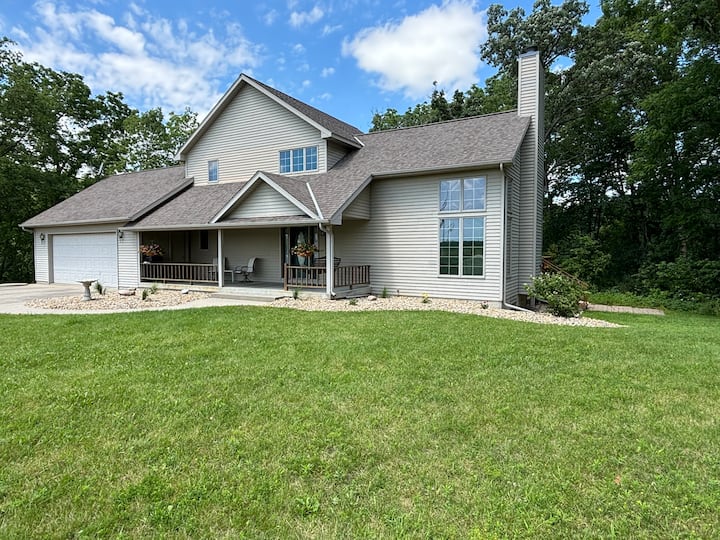 Iowa Lake House Vacation Rentals - United States | Airbnb