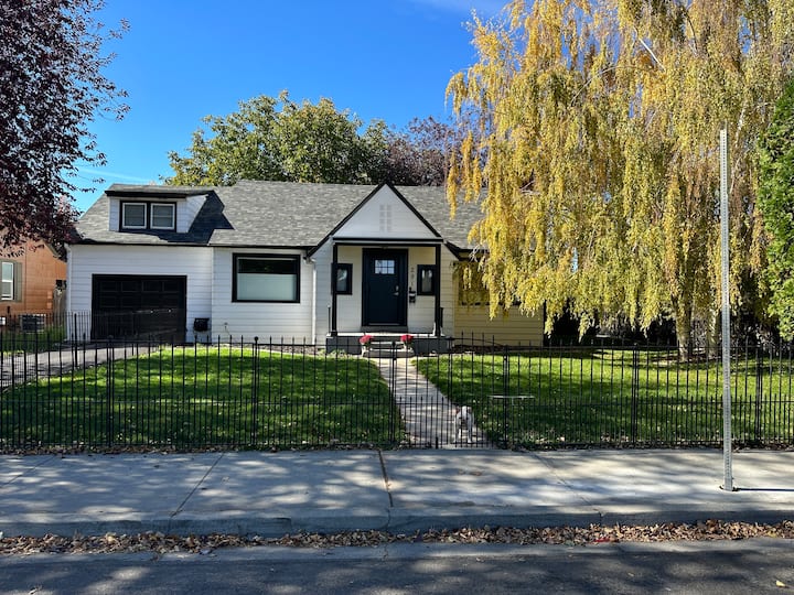 Luxury Home/pet Friendly/fully Fenced - Twin Falls, ID