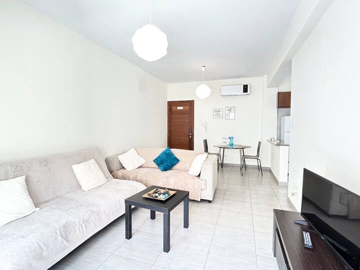 Sun Julz Apartments On The Beach (101) - Paphos