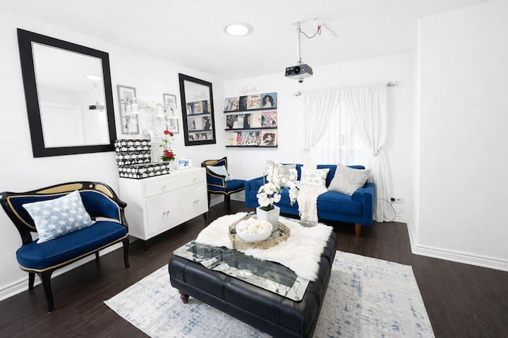 Duplex: Chic & Exquisitely Curated Retreat. - Hamilton