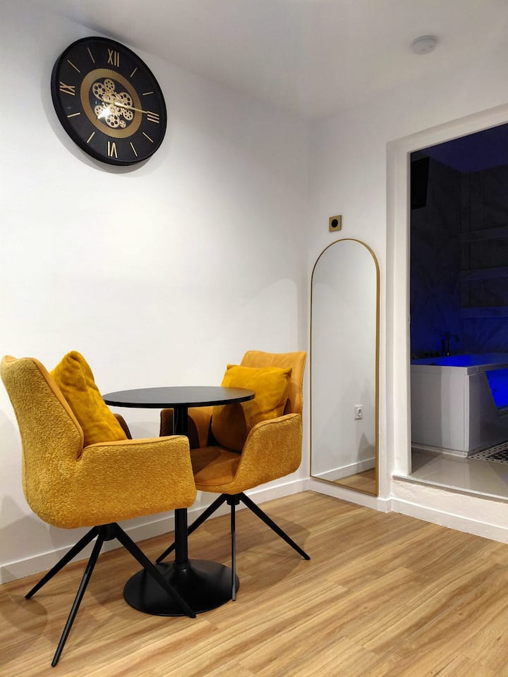 Studio Dans Maison Plain-pied + Parking Gratuit - Aubervilliers