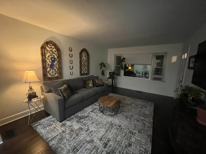 Railbird Ranch 2 Bedroom + 1 Ba Firepit Southland - Lexington, KY