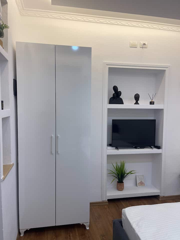 Comfy Central Studio - 地拉那