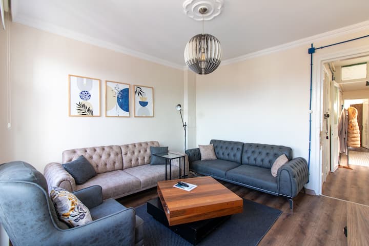 Historic Yeldeğirmeni Home With Haydarpaşa View - Maltepe