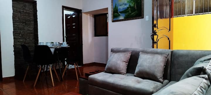 Departamento Colonial Completo Con Desayuno - Quito (Ecuador)