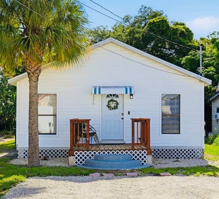 Historic Downtown Ft Myers Bungalow - Fort Myers