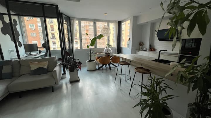 Awesome Remodeled Nordic Loft - Madryt