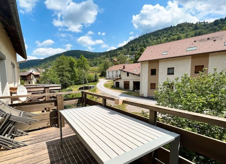 Entre Montagnes Et Lacs - Gérardmer