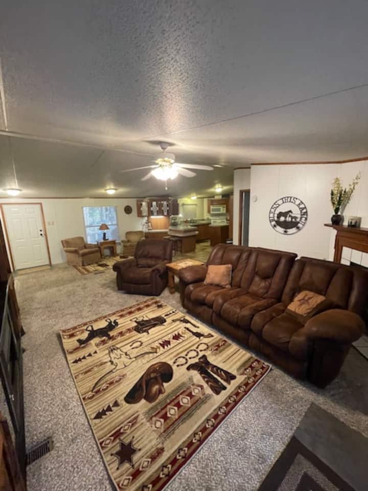 Lazy Bear Lakehouse - Waterpark at The Villages, Flint
