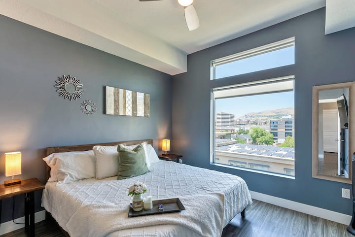Sunset Penthouse Best Views!/gym/pool/htub/pking - Salt Lake City