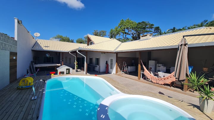 Casa Com Total Conforto. - Itapoá