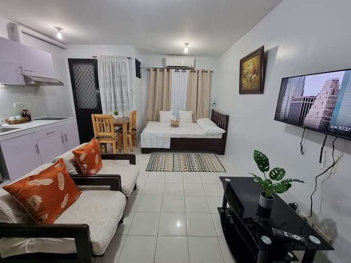 Las Fallas Staycation Near Ek - Biñan