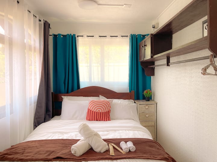 2 Bedroom Villa With Kitchen | Near Island Tours - Puerto Galera
