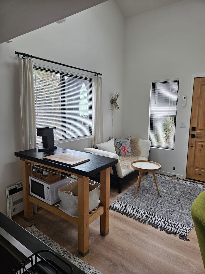 420 Sqft Guesthouse - Monterey, CA