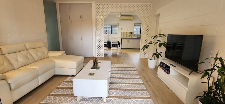 Large 2 Bdrm Unit In Whitfield. Long Stays Welcome - Cairns