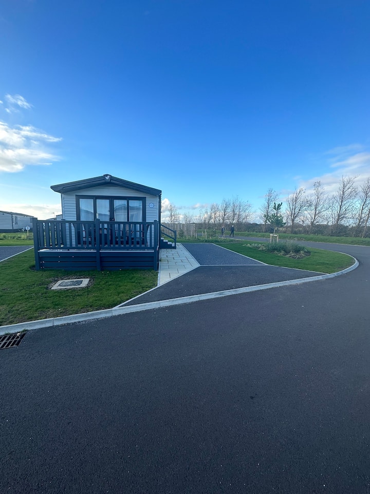 Brand New 8 Berth Holiday Home - Selsey