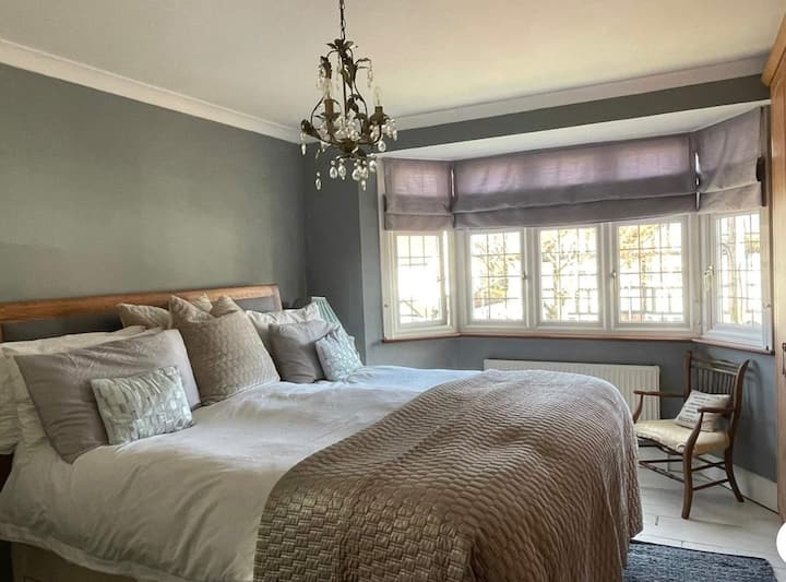 Three Bed Semi Detached House - Bromley