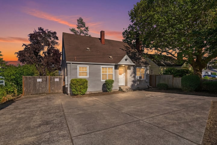 Charming 1930s Style Rustic Home - Eugene, OR