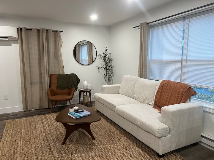 2 Bd/rm Condo Next To Amphitheater - バンゴー, ME