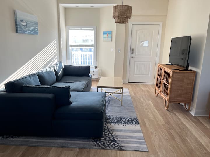 New Beach Block 2 Bed/2br Condo - Wildwood, NJ