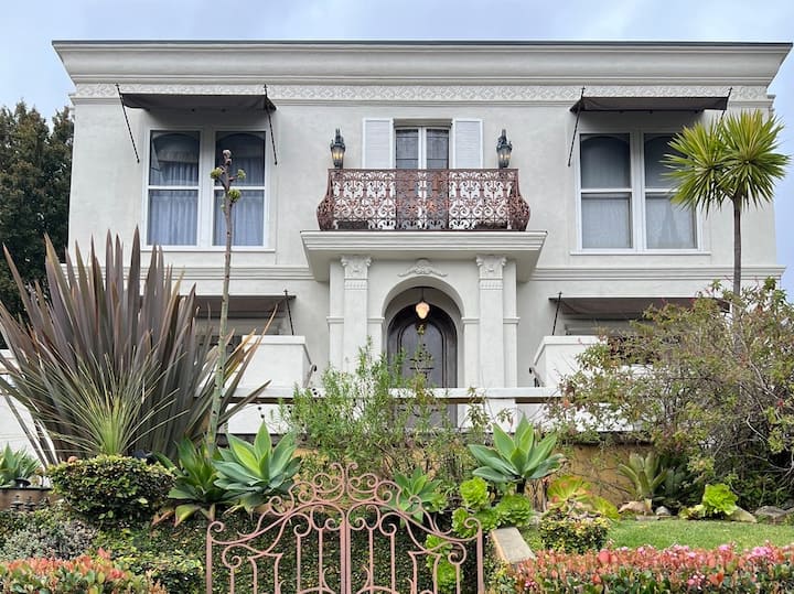Luxurious Mansion Wellness Sanctuary 1 - Long Beach, CA
