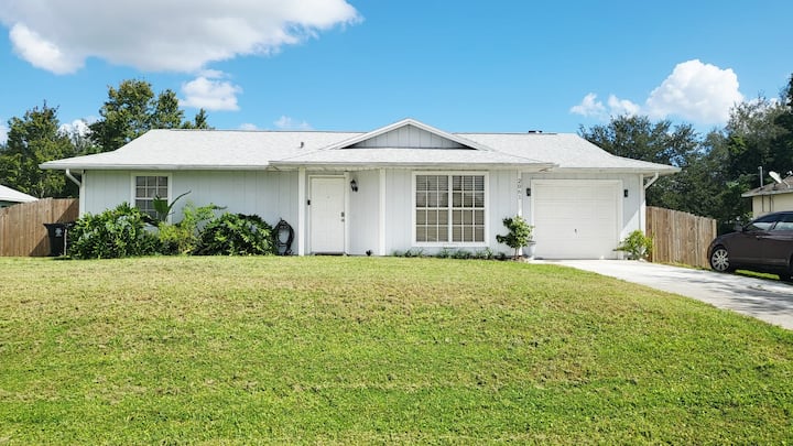 Treasure Coast Retreat - Port St. Lucie, FL