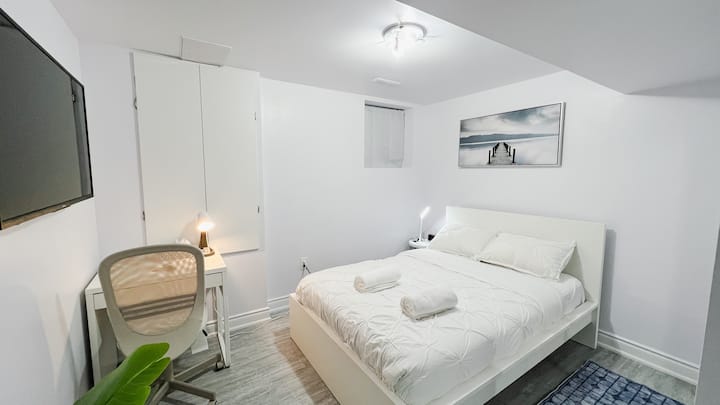 Cozy Private Entire Basement 1 Bedroom & 1 Bath - Brampton
