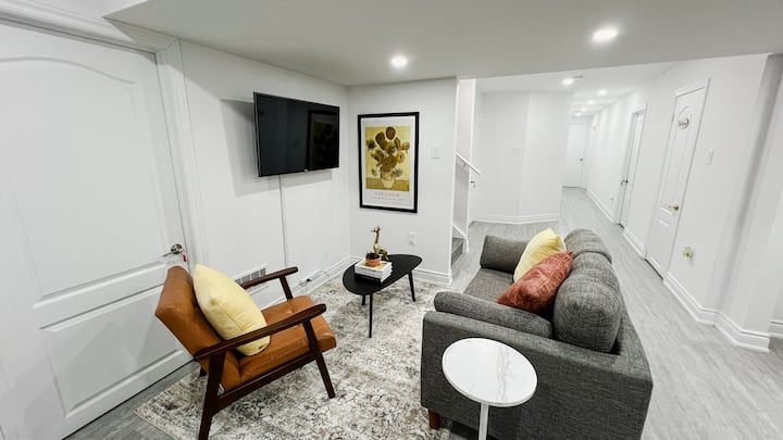Cozy Private Entire Basement 2 Bedroom Guesthouse - 布蘭普頓