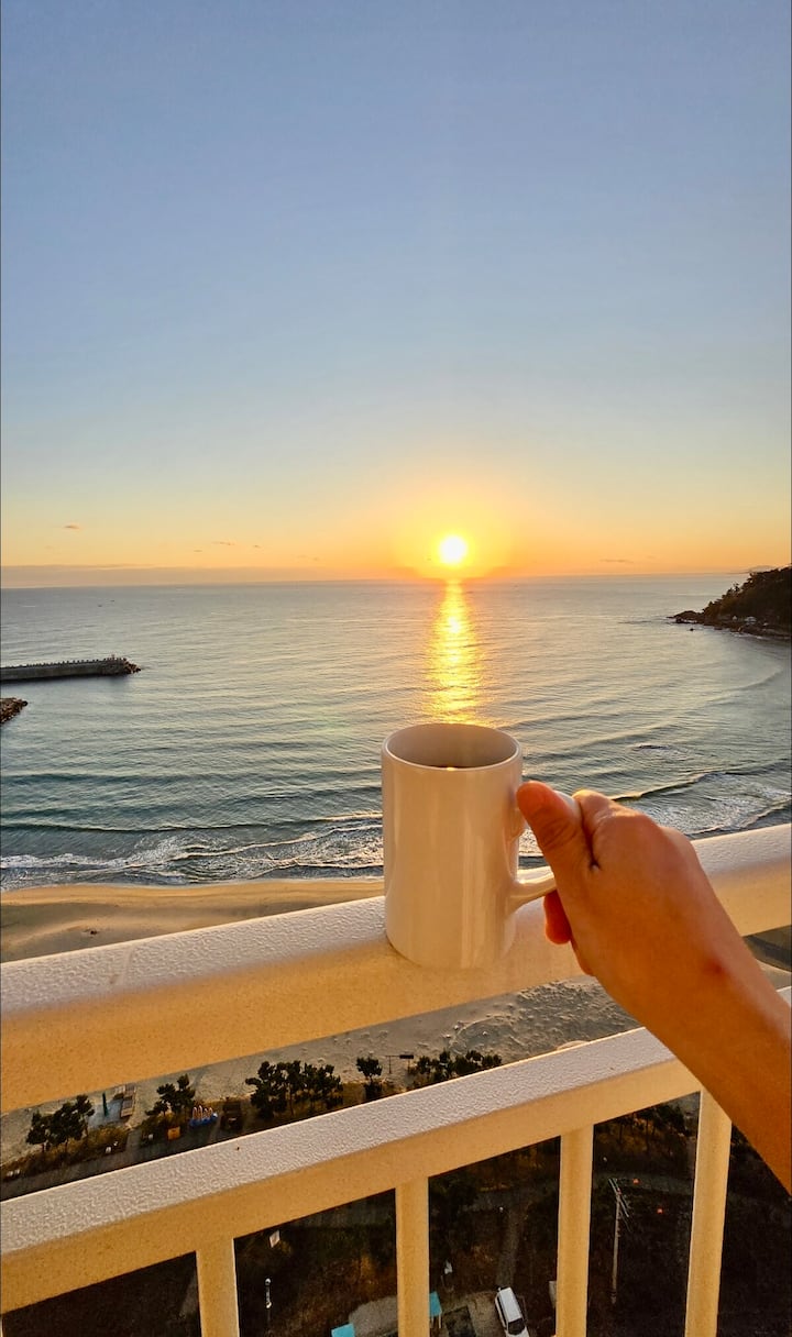 [양양 죽도호텔 19층]
‼️오션스테이‼️
바람 타고, 파도 타자!
출렁이는 파도는 힐링! - South Korea