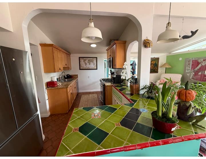 1950's Beach Retreat/ Green Room W. Shared Bath - Santa Barbara, CA