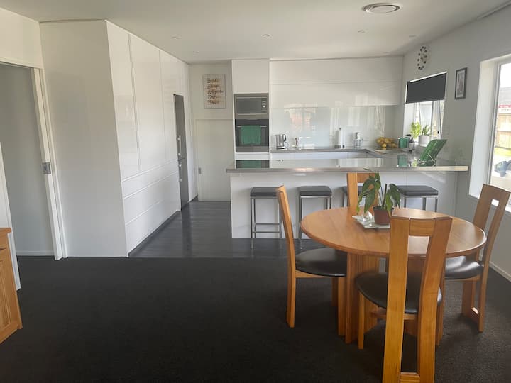 Central Takapuna Spacious 2 Bedroom 2 Bathroom - Auckland