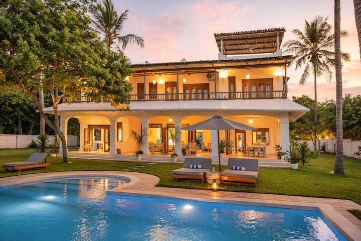 Azura Luxury 4br Villa | Private Chef, Pool & A/c - Kenya