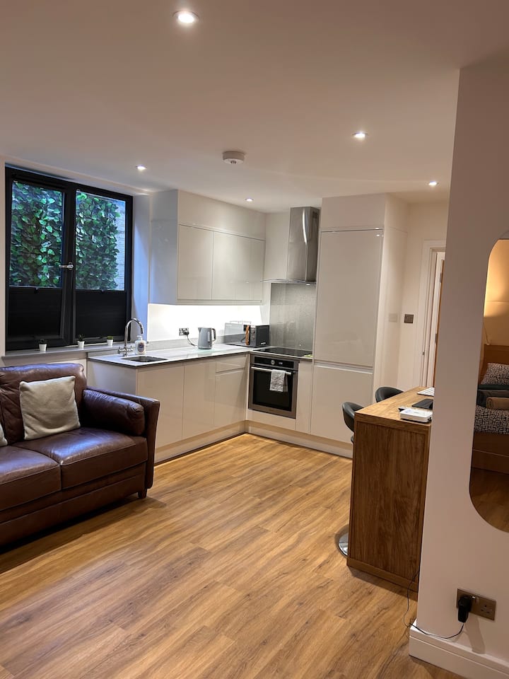 Beautiful, Ground Floor, One Bed Apartment, Sidcup - Bromley