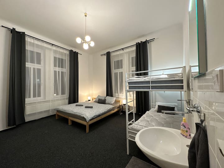 Cozy Room For 4 Guests - Prague