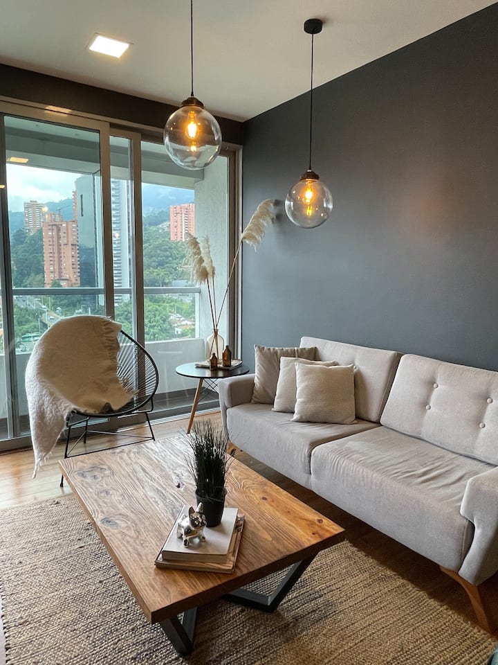 Hermoso Apto. Al Lado Del Cc El Tesoro - Medellín