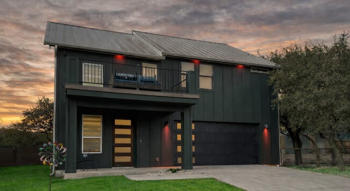 Lake Travis Art Retreat - Private/pet Friendly - Lago Vista, TX