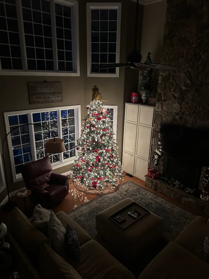 32-acre Farm, Pool • Hot Tub • Holiday Lights - Maryland