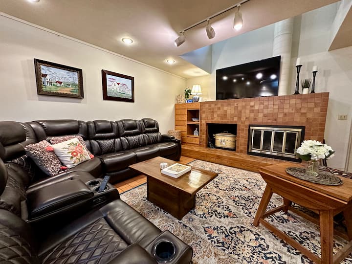 Loft 2.0 Luxury In Downtown Blm - Bloomington