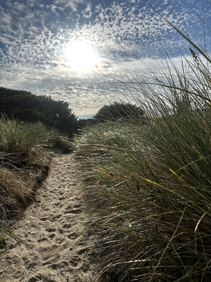 Quiet Beach Getaway, Family & Dog-friendly - Manzanita, OR