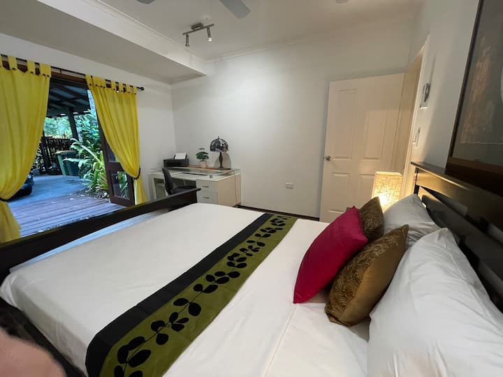 Rainforest Retreat, 4 Min Walk To The Beach - Queensland
