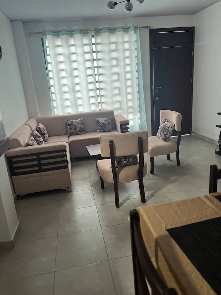 Casa Segura Con Cerco Eléctrico - Portoviejo